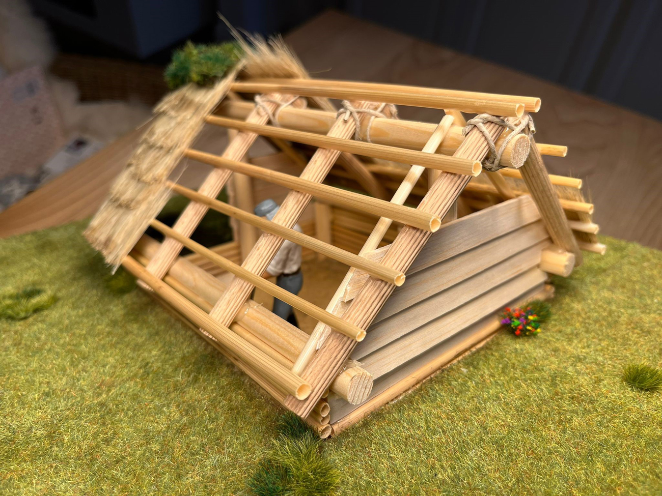 Ärmel hochkrempeln, wir bauen ein Grubenhaus! Für Kinder ab 10 Jahren ...